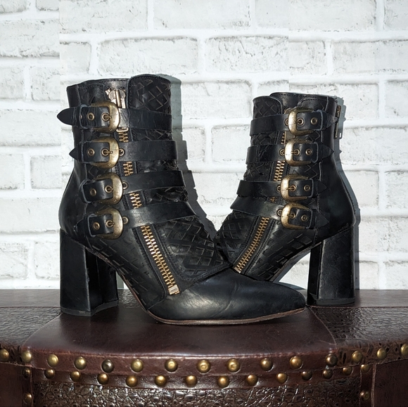 Freebird by Steven | Shoes | Freebird Julia Black Bootie Size | Poshmark
